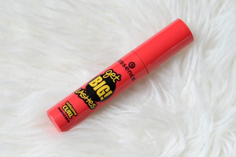 Essence get big lashes volume curl mascara review | Vegan & Budgetproof Essence get big lashes volume curl mascara review | Vegan & Budgetproof